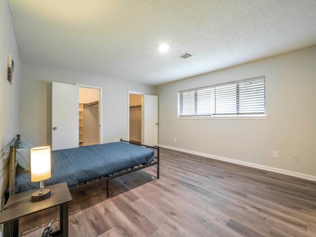 Spacious & Inviting Houston Home | Fully Furnished, Secure & Comfortable | Free Wi Fi, Monthly Cleanings, and Convenient Access to Shopping