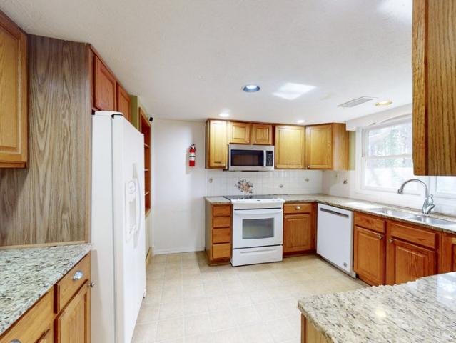 Spacious Lawrenceville House with Covered Patio an