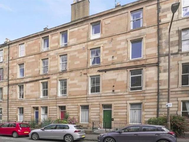 Spacious, light 2 bed flat for rent