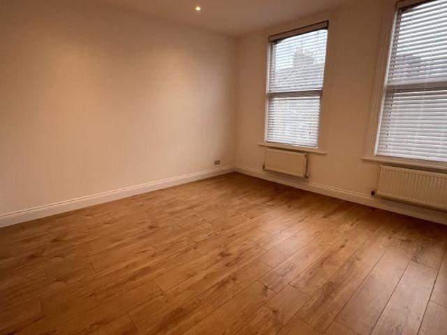 Spacious Light Filled Two Bedroom Property in N15
