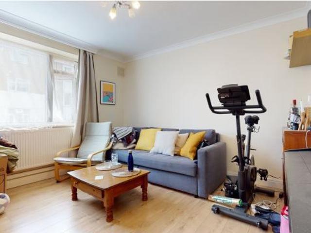 Spacious Living room 2 bed