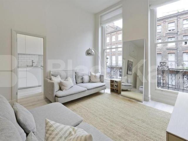 Spacious luxury modern one bed in Marylebone minutes to Regents Park