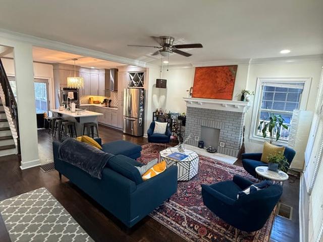 Spacious Master Bed/Bath in West End