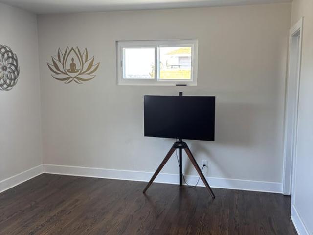 Spacious Master Suite for Rent in Point Loma