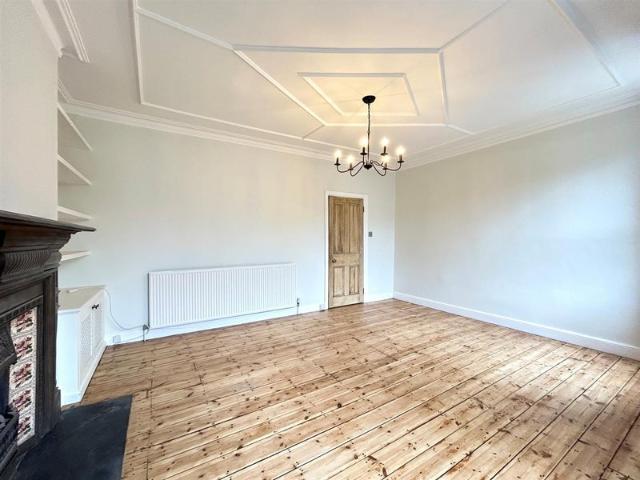Spacious Modern 2 bedroom prime acton
