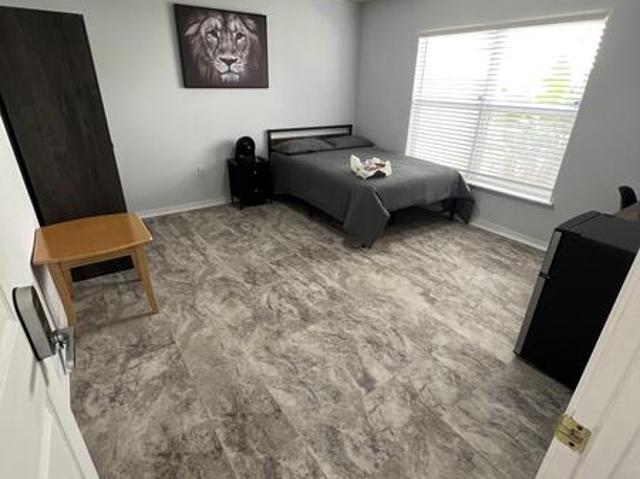 Spacious & Modern Davenport House with Garage