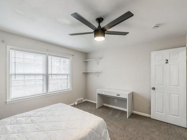 Spacious & Modern Kansas City Living Near Major Employers, Shopping & 470 Hwy & Blue Ridge