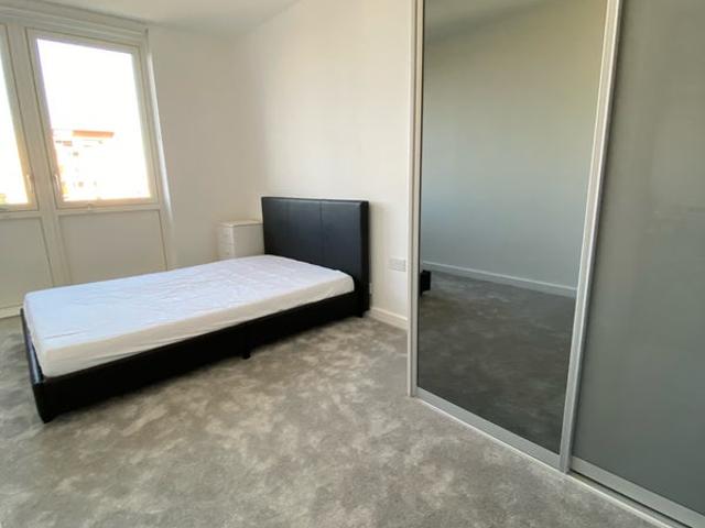 Spacious Modern One bed apartment in West London