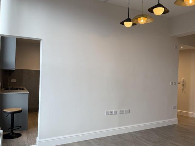 Spacious & Modern Studio Flat to Rent