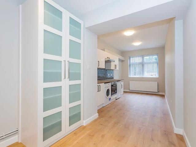 Spacious Modern Studio Hampstaed
