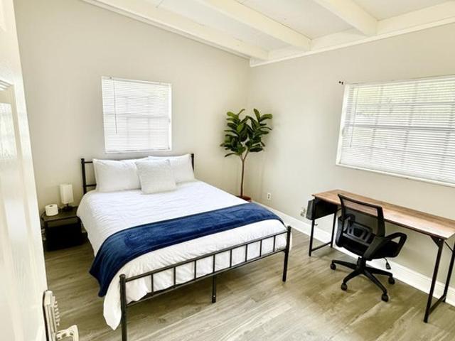 Spacious newly updated North Tampa Home USF & Them