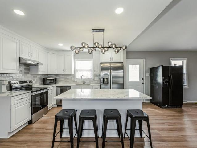 Spacious Newly Renovated 5 Bedroom Home | 3 Full B