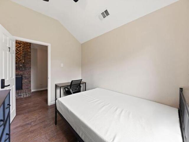 Spacious Newly Renovated Brick Home | Pergola Backyard | Near Dallas