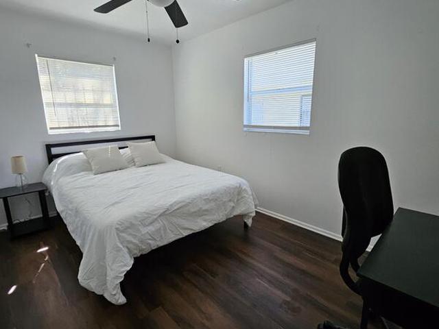 Spacious & Newly Renovated Orlando Home Quiet, Comfortable, and Convenient