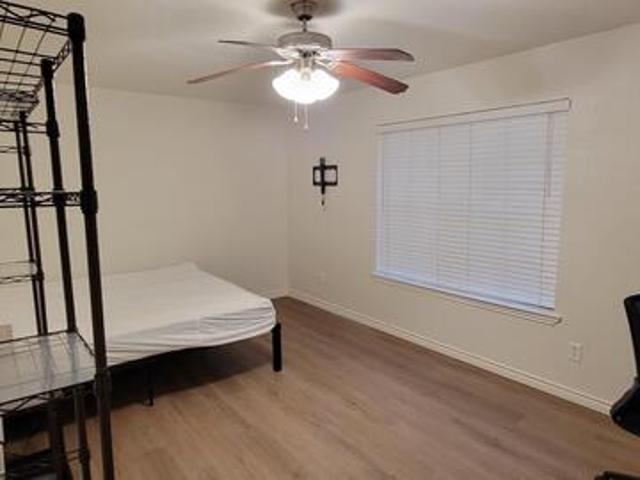 Spacious & newly renovated Mesquite House with Dining area