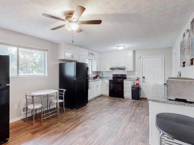 Spacious & NewlyRemodeled Pinemark Home | No Move