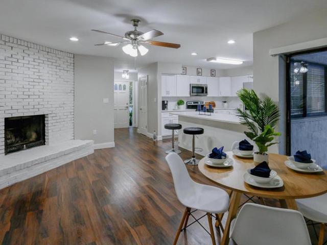 Spacious & newlyrenovated Lakeland House with priv