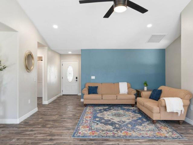 Spacious & newlyrenovated Mesa House close to Red