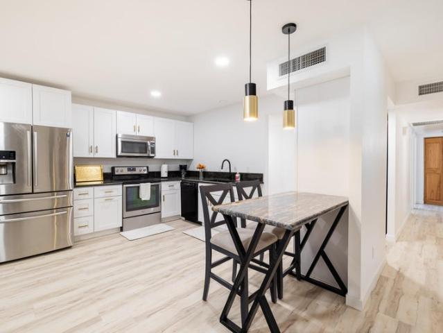 Spacious NewlyRenovated N.Phoenix Home with Unlimi