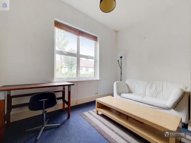 Spacious One Bed Apartment in Camden Road, London Perfect Blend of Comfort and Convenience
