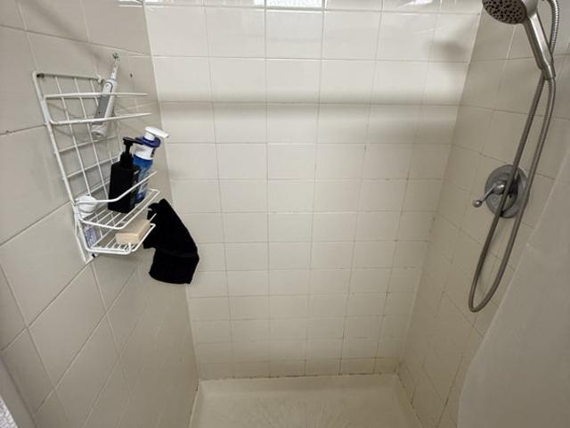 Spacious one bedroom with bath and balcony