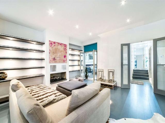 Spacious one bedroom with study and direct access to an award winning garden square