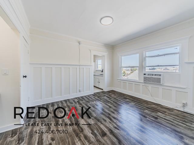 Spacious One Bedroom with Tons of Natural Lighting and On Site Laundry ~ In Prime University Park!