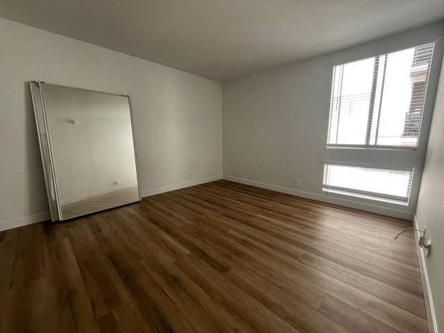 Spacious One Bedroom Apartment in Lake Balboa! 1 Bedroom Apartment for Rent at 16812 Sherman Way, Los Angeles, CA 91406 Lake Balboa