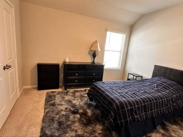 Spacious one bedroom for rentt