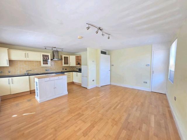 Spacious One Bedroom Flat Close to Brondesbury Par