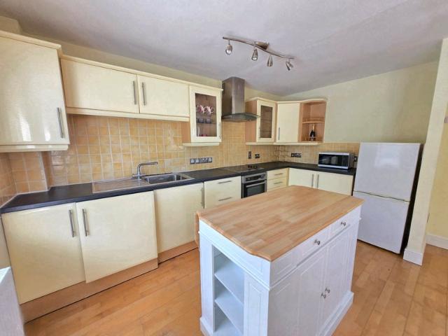 Spacious One Bedroom Flat Close to Brondesbury Par