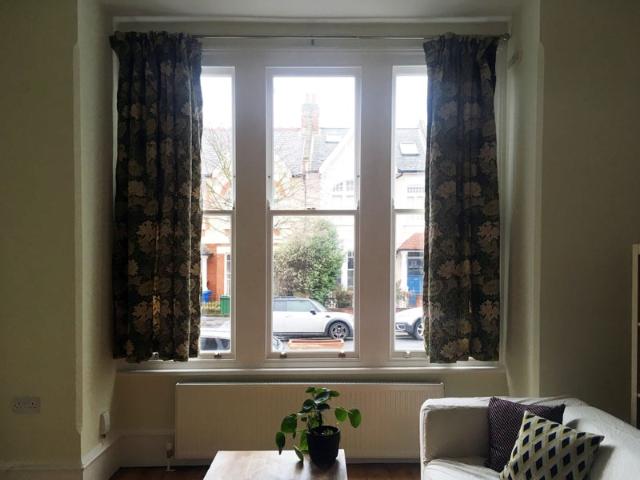 Spacious one bedroom flat with access to garden