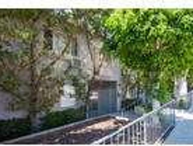 Spacious One Bedroom! Great Location!