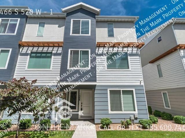 Spacious Orem Townhome at Lexington Townes