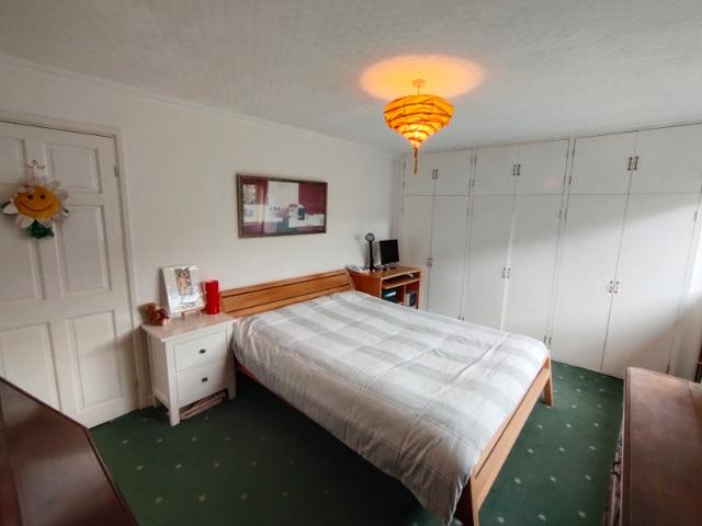 Spacious peaceful bungalow flat with parking