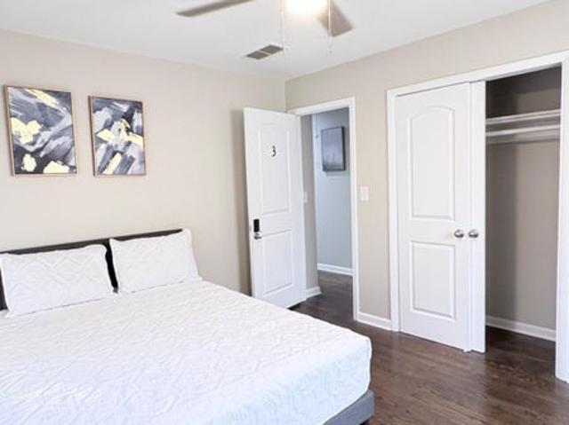 Spacious, Peaceful room near downtown Atlanta, Air