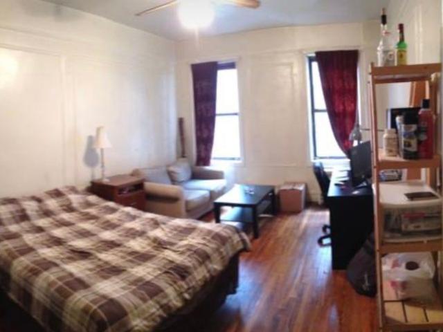 Spacious Pre War Room 1 Block From Prospect Park