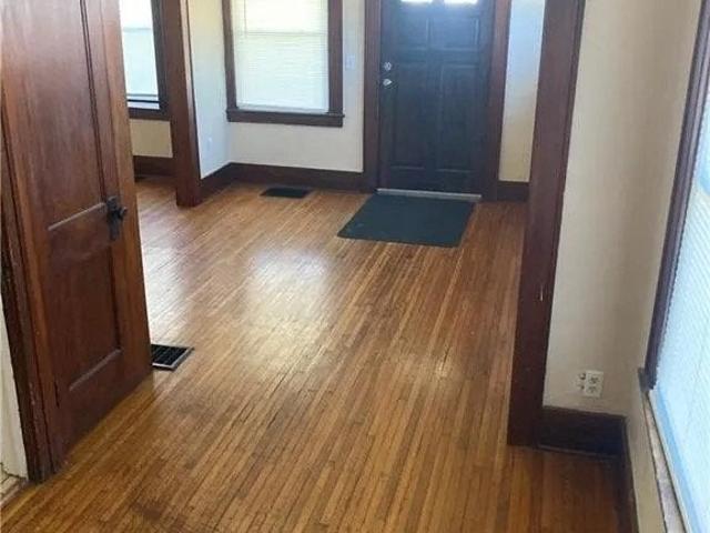 Spacious private BR — all utilities includedminut