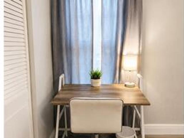 Spacious Private Ensuite in Prime Tampa Location
