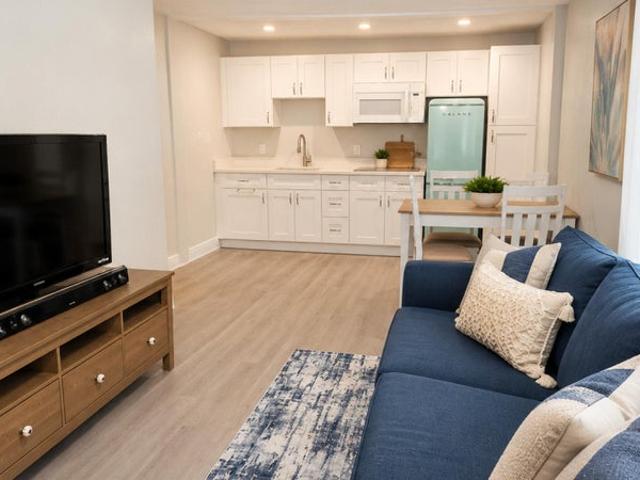 Spacious Private Ensuite in Prime Tampa Location