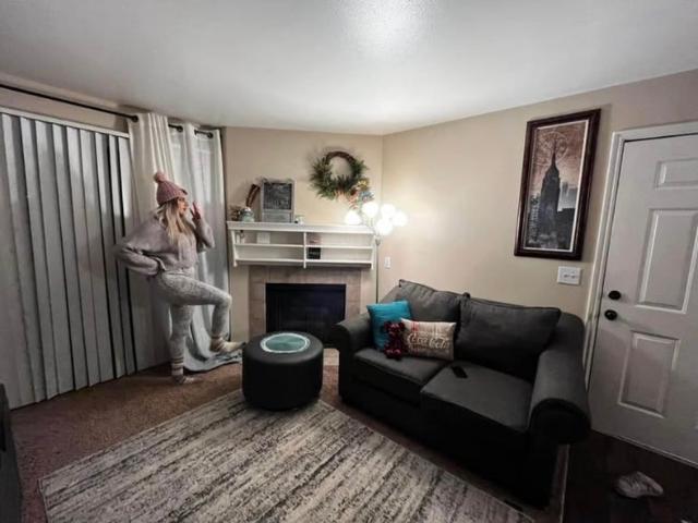 Spacious private room and bathroom in Cottonwood!