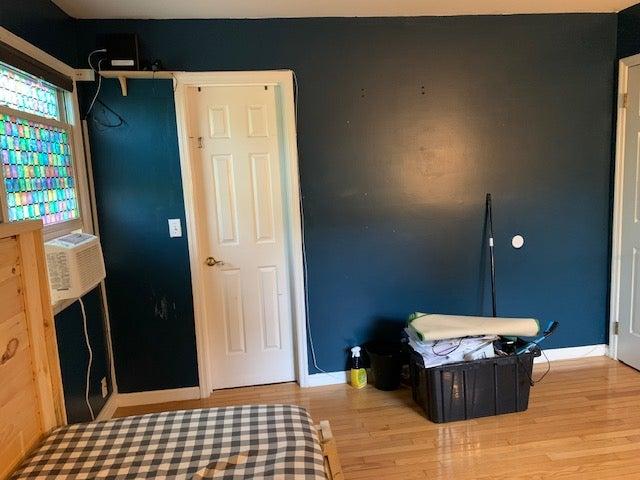 Spacious Private Room Available