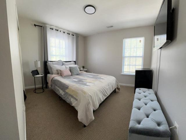 Spacious Private Room + Bath Near Atlantic City |