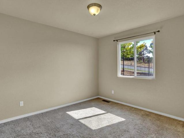 Spacious Private Room & Bathroom North COS