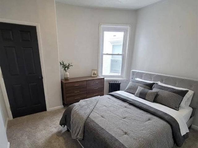 Spacious Private room + Bathroomm