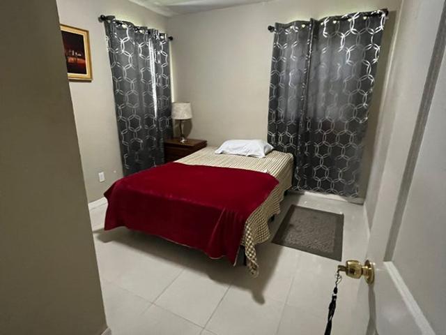 Spacious Private Room in Central Daytona_Close to