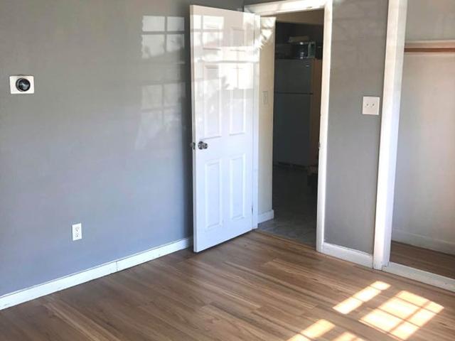Spacious Private Room in Revere Logan Airport