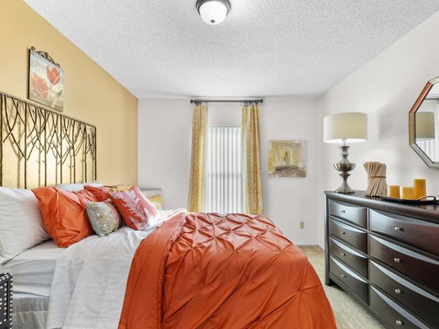 Spacious Private Room Lake Mary, FL