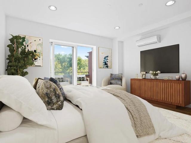 Spacious Private Suite in Harlem Brownstone