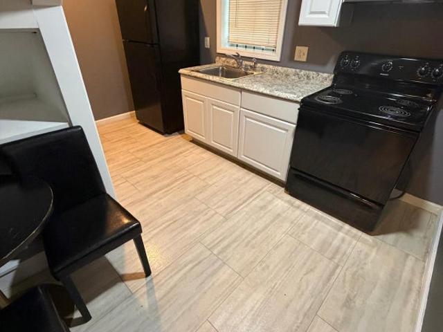 Spacious Private 1BR Suite + Full Bath | Privat